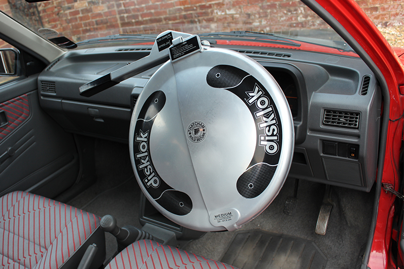 SHOULD YOU PROTECT YOUR CLASSIC CAR THE OLD FASHION WAY? - Classics World