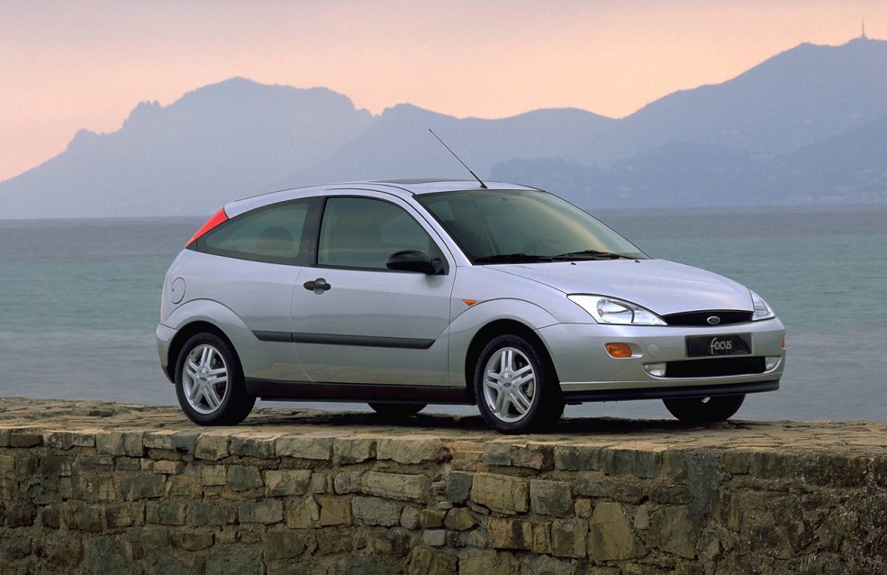 FORD FOCUS: THE CLASS OF 1999 - Classics World