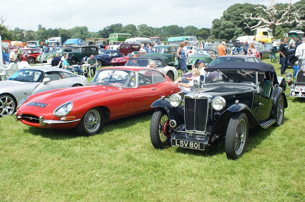 HISTORIC VEHICLE GATHERING TO CELEBRATE MODERN CLASSICS - Classics World