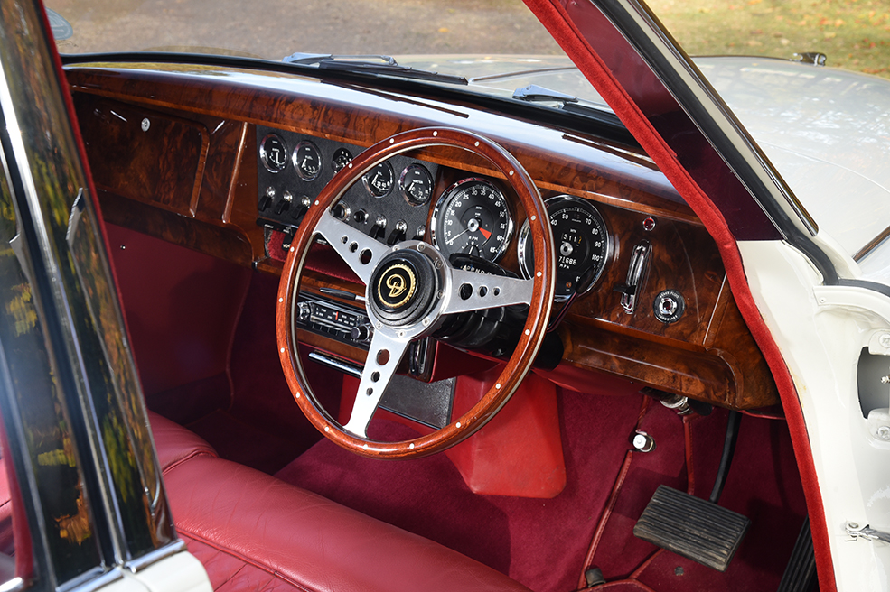 Daimler V8 250 buyer's guide - Classics World