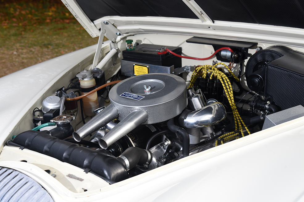 Daimler V8 250 buyer's guide - Classics World