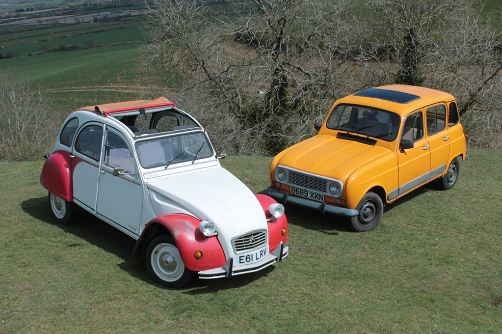 Citroën 2CV vs Renault 4 - Classics World