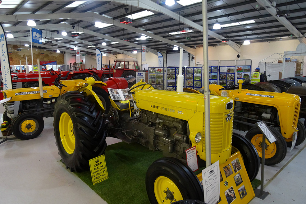 TRACTOR WORLD SHOW WELCOMES CLASSIC CARS - Classics World